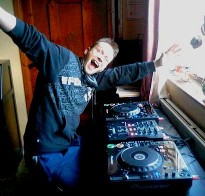 How to become a DJ for Beginners: The Ultimate DJ Guide